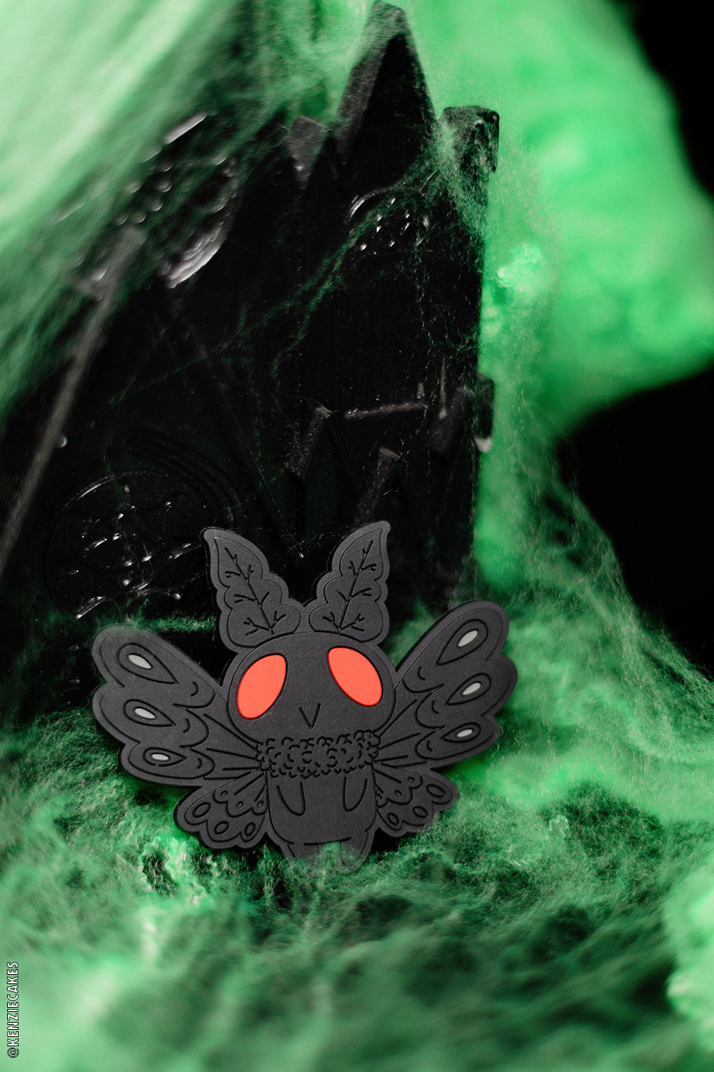 Mothman Rubber Magnet – VampireFreaks