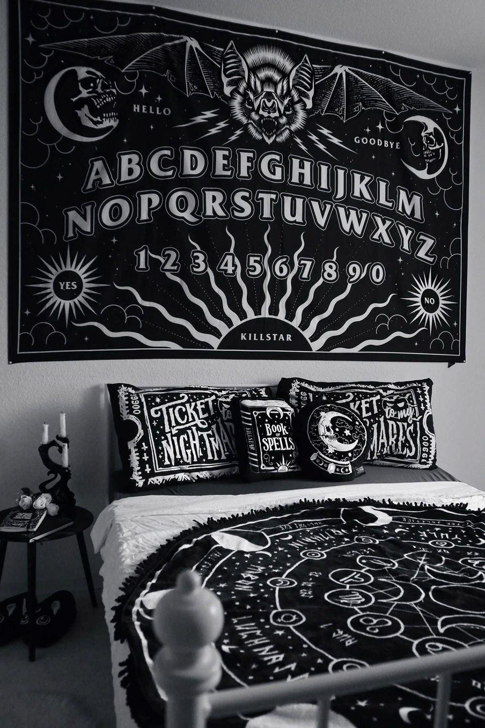 Lingerie – VampireFreaks