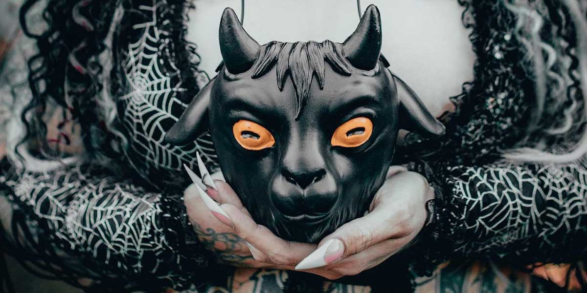 VampireFreaks. Goth Clothes, Emo and Punk Rock Fashion Gothic Clothing