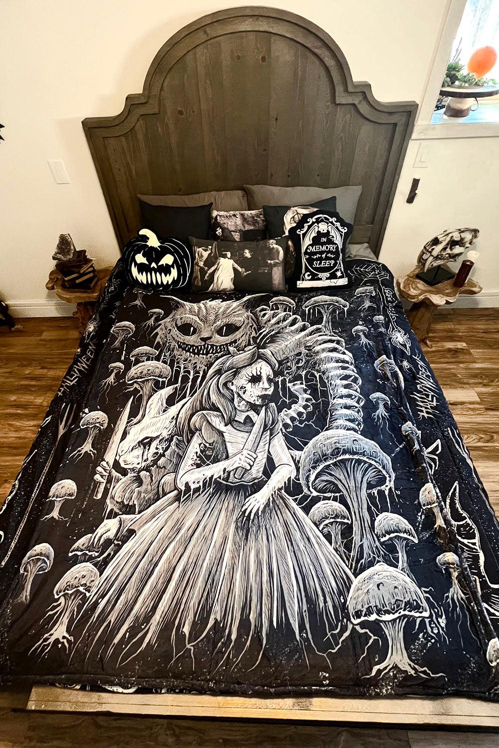 Alice in Murderland Throw Blanket – VampireFreaks