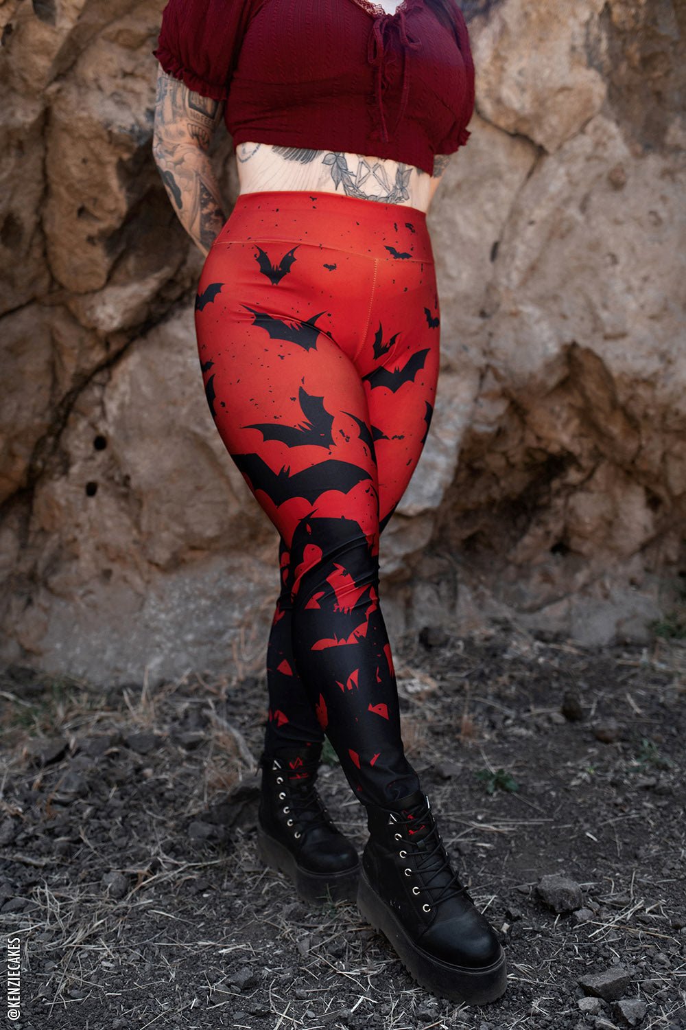 Bite Me Vampire Bat Leggings [RED/BLACK] – VampireFreaks
