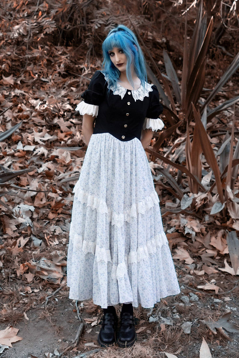 Emo Clothes at VampireFreaks! Skinny Jeans, Mini Skirts, & Plaid Pants