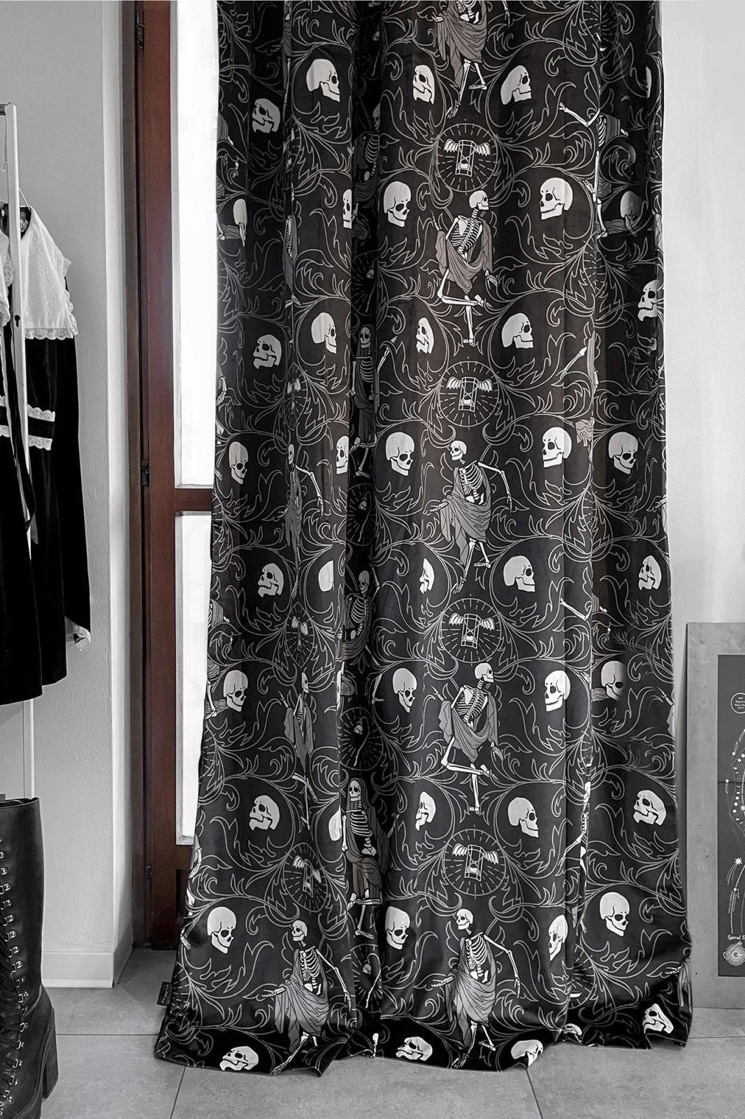 Danse Macabre Curtain – VampireFreaks