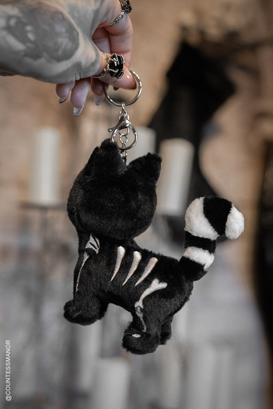 Skelekitty Plush Keychain – VampireFreaks