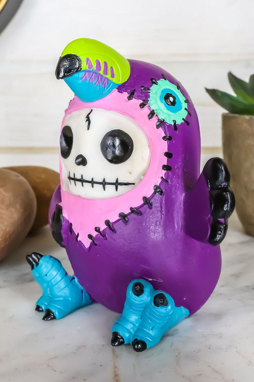 Toucan Mango Statue – VampireFreaks