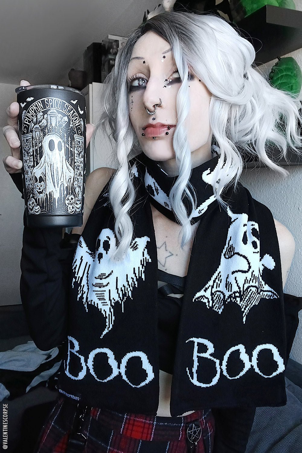 Ghosts Scarf – VampireFreaks