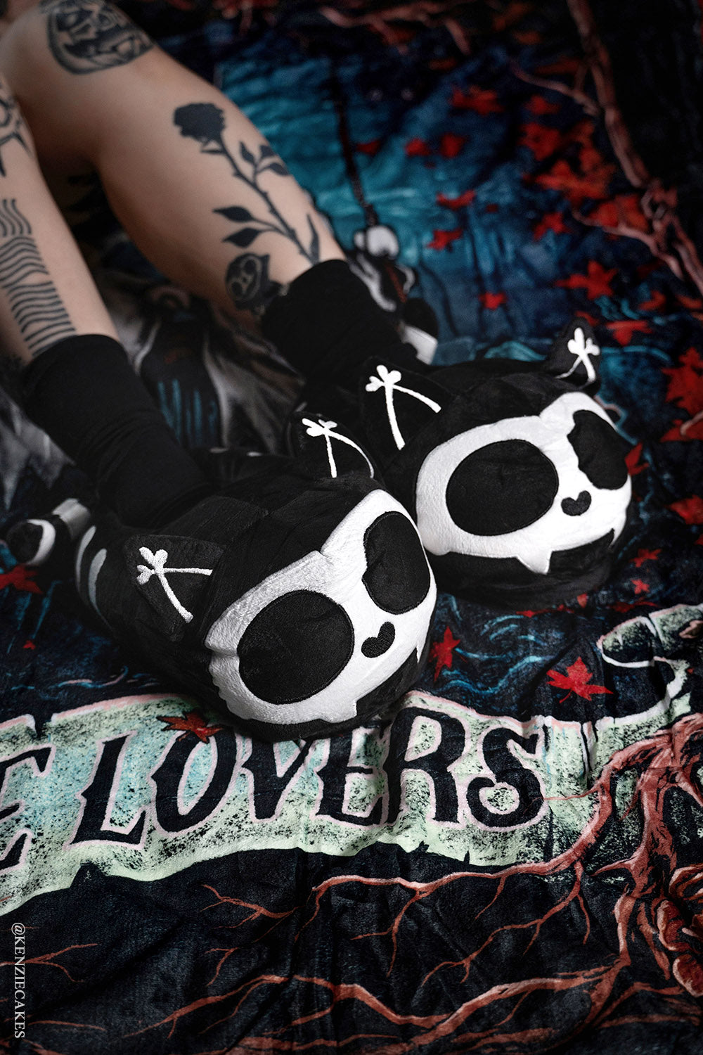 Skelekitty Slippers – VampireFreaks