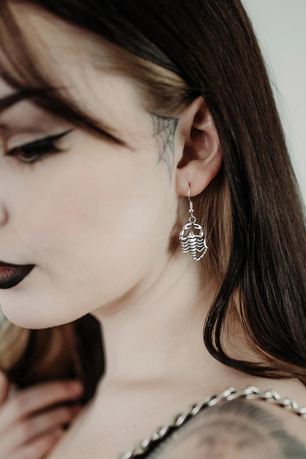 Scorpion Earrings – VampireFreaks