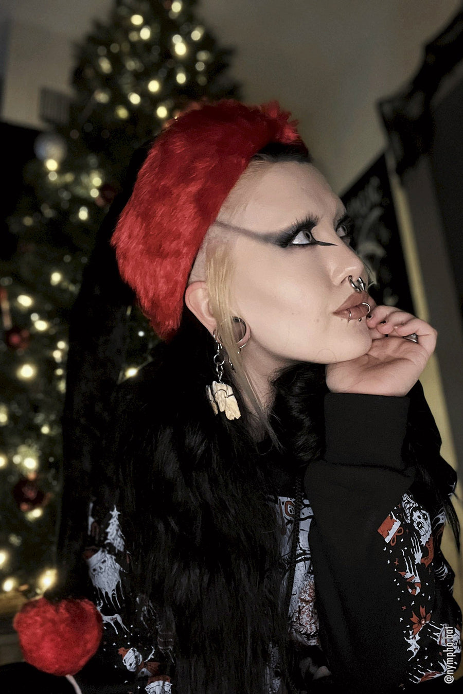 Santa Claws Hat [BLACK/RED] – VampireFreaks