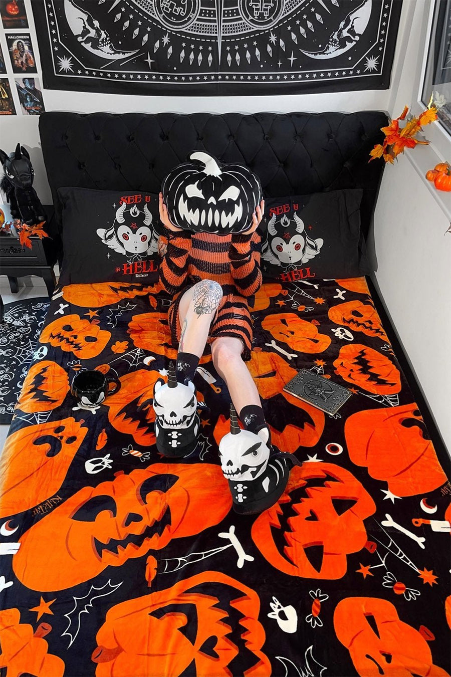 Hallows Eve Blanket – VampireFreaks