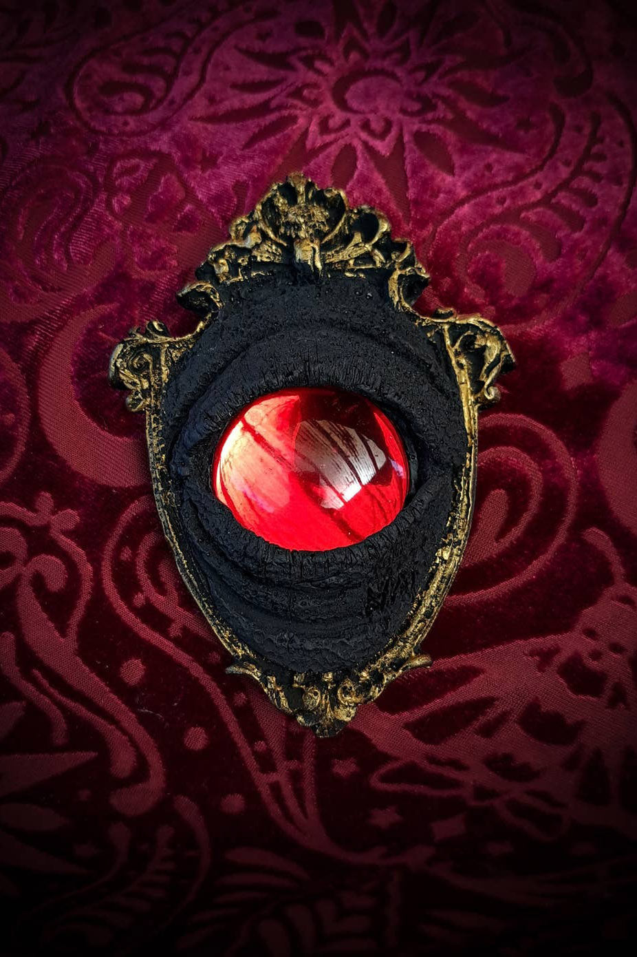 Red Scrying Eye Mini Wall Art with Gold Frame – VampireFreaks