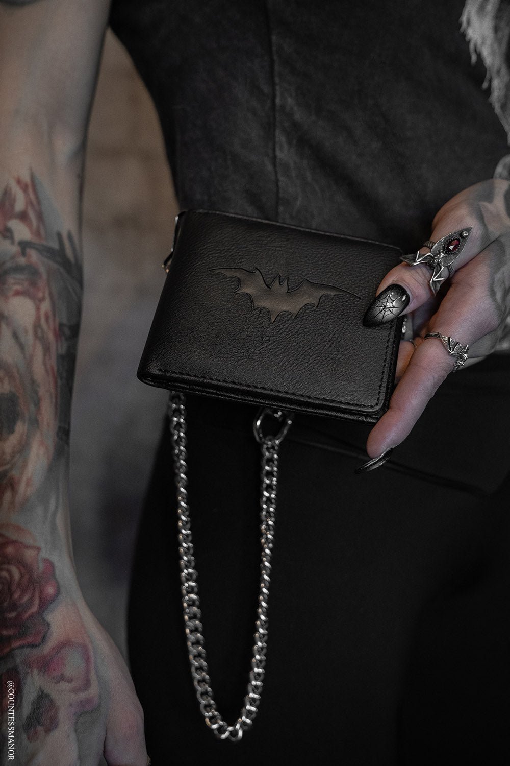 Bat Emboss Bifold Wallet w/ Chain – VampireFreaks