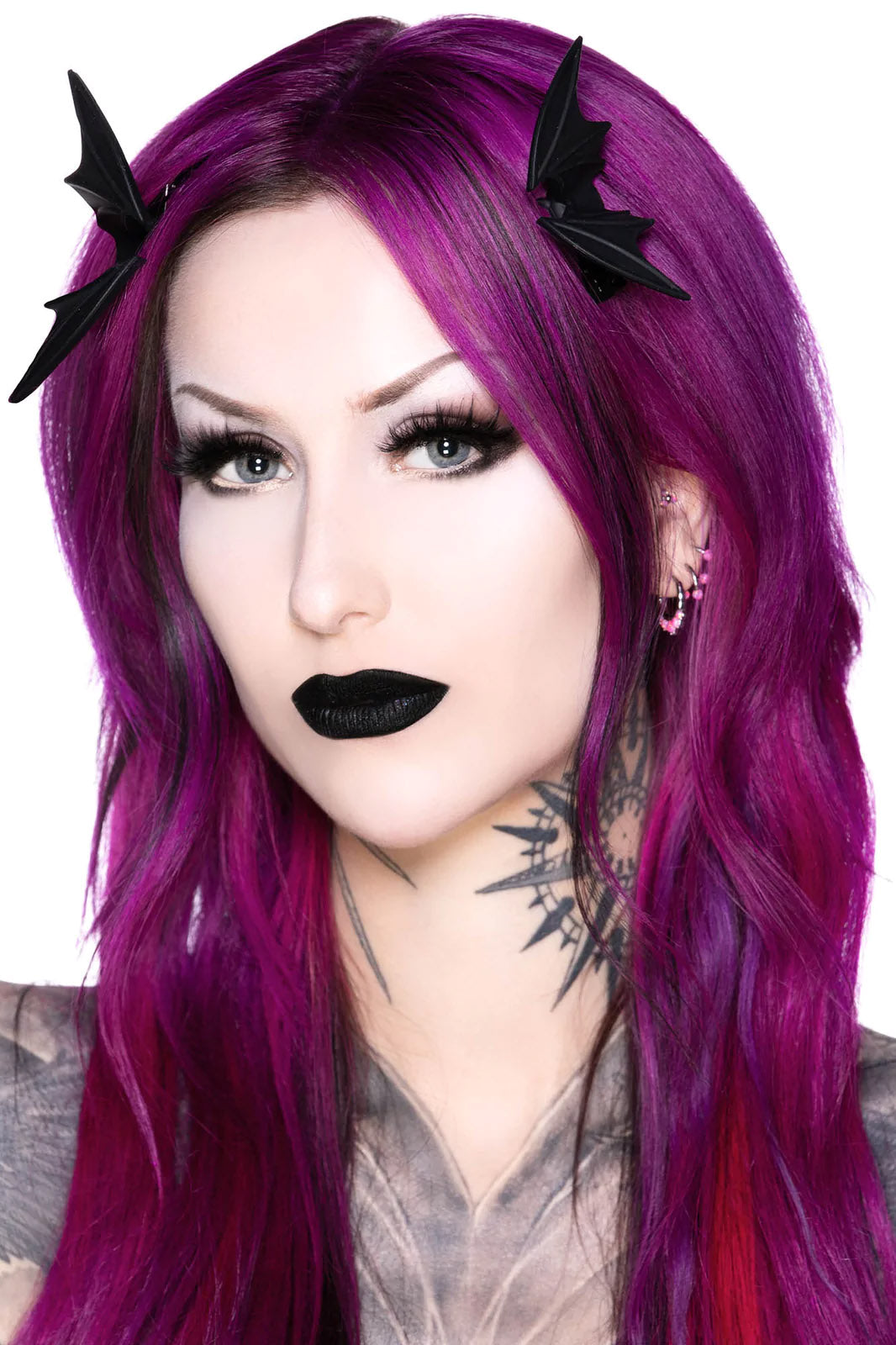 Night Creature Hair Clip – VampireFreaks