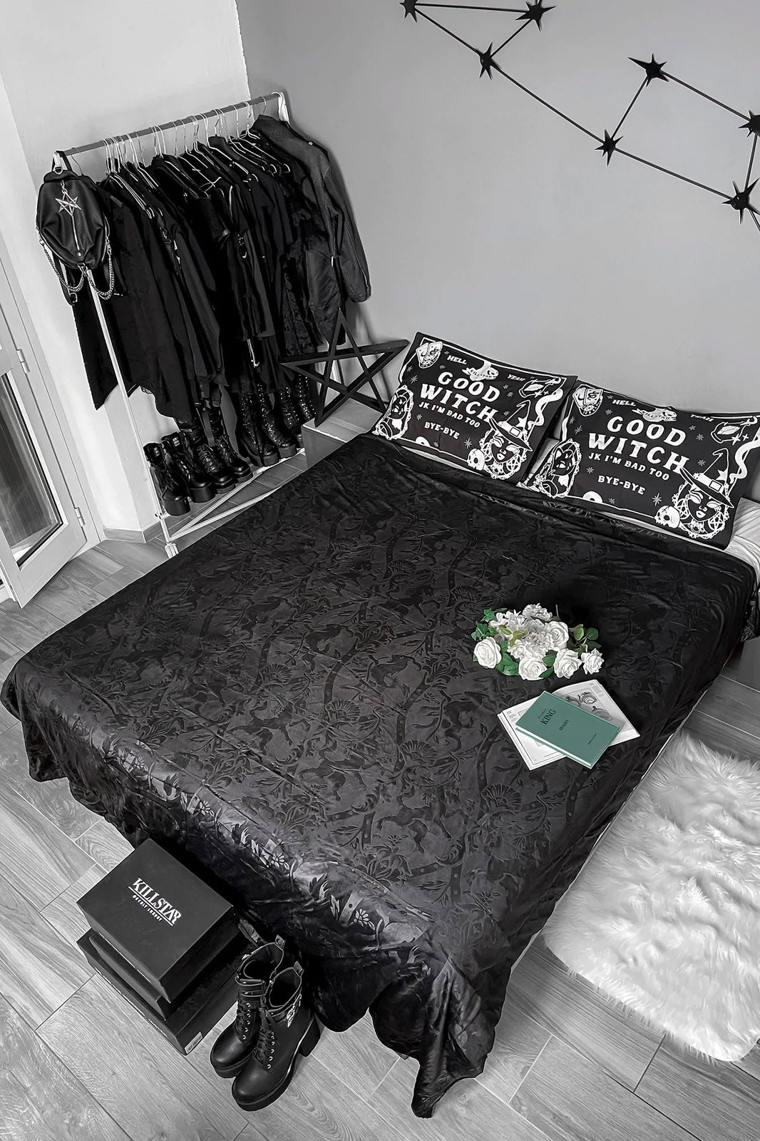 Royal Slumber Bedspread – VampireFreaks